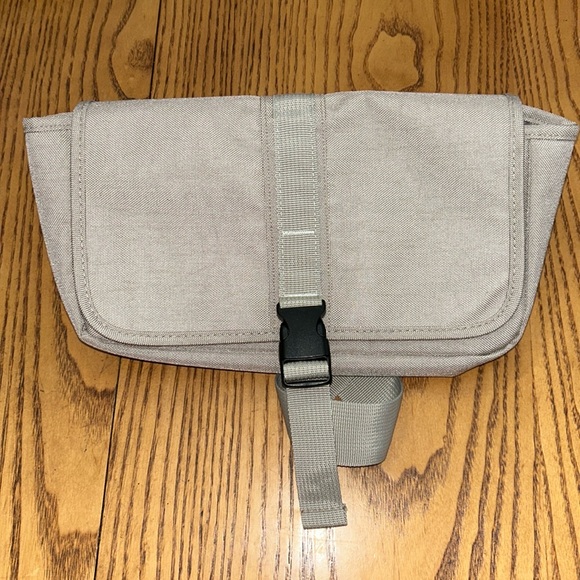 DSG | Bags | Dsg Twitch Allison Utility Sling Bag | Poshmark